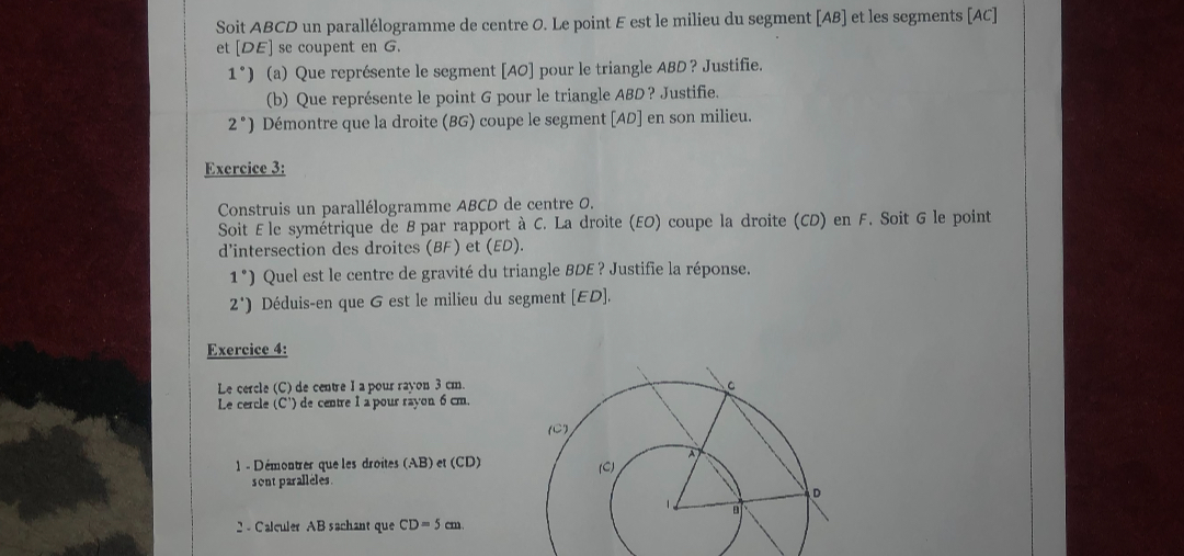 SOLVED: Soit A B C D un parallélogramme de centre O. Le point E est le milieu du segment [A B ...
