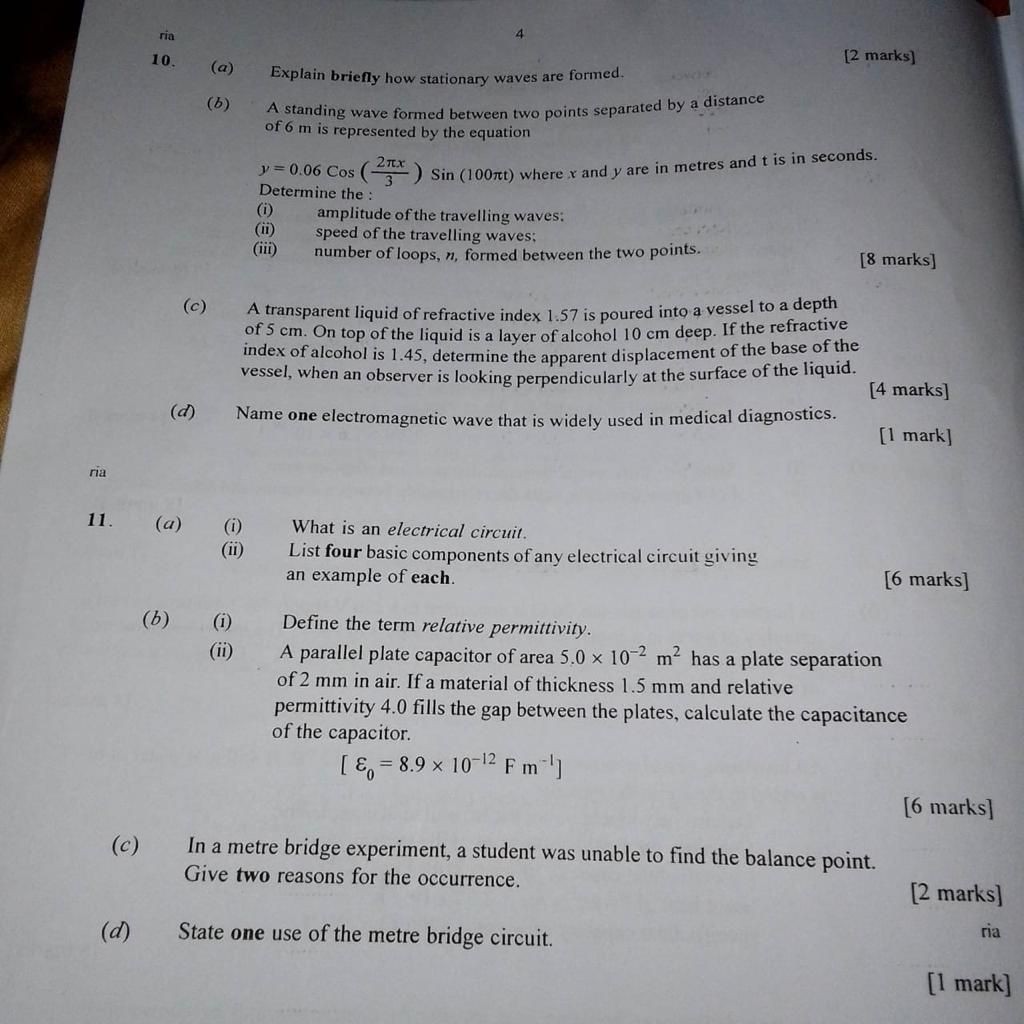 SOLVED: ria 10. (a) Explain briefly how stationary waves are formed. (b ...