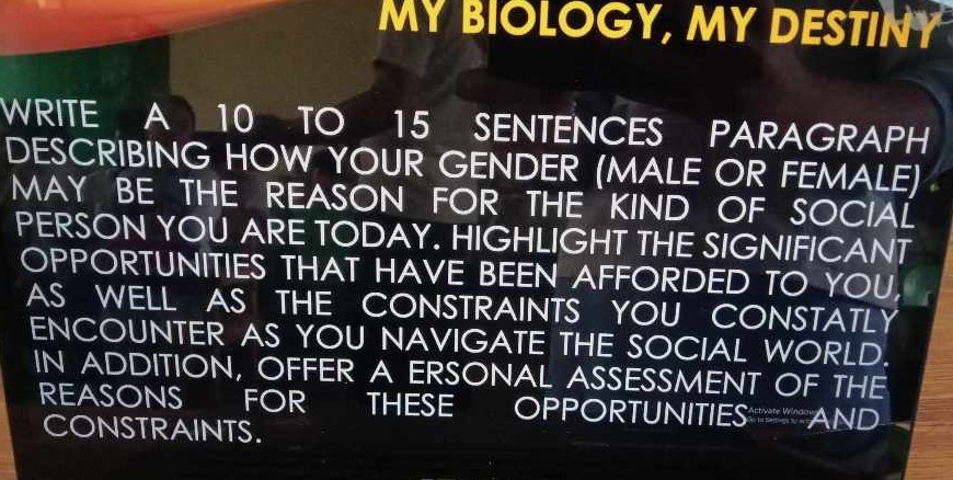 WRITE A 10 TO 15 SENTENCES PARAGRAPH DESCRIBING HOW YOUR GENDER (MALE ...