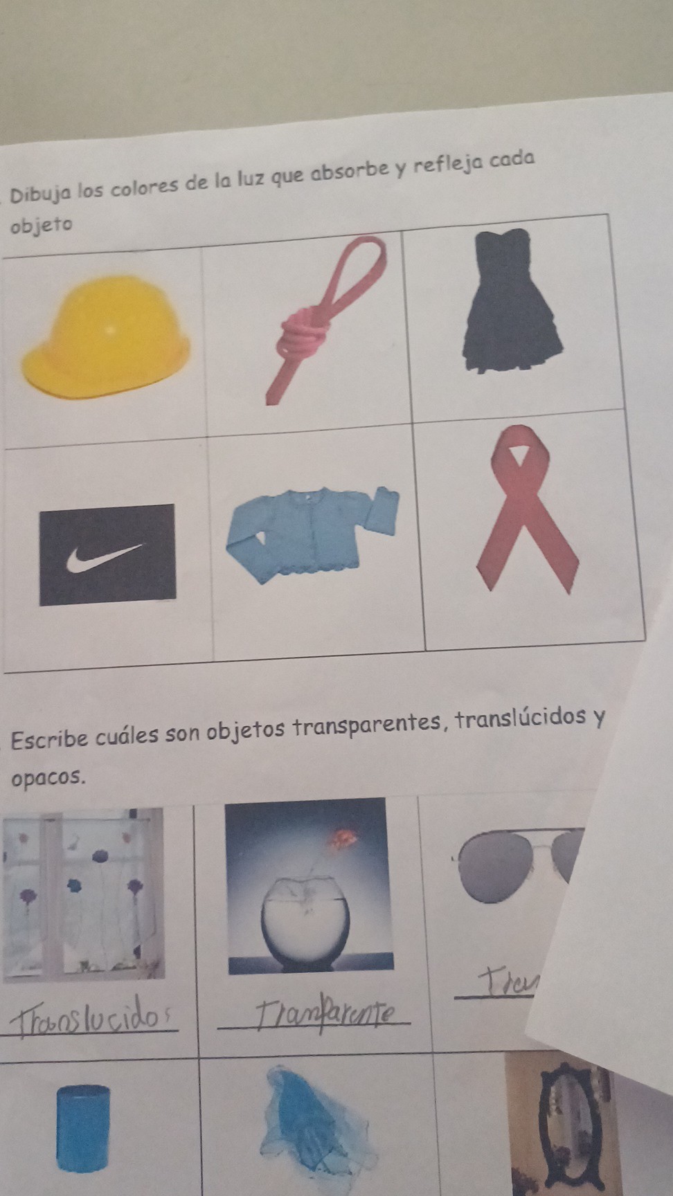 Dibuja los colores de la luz que absorbe y refleja cada Escribe cuáles ...