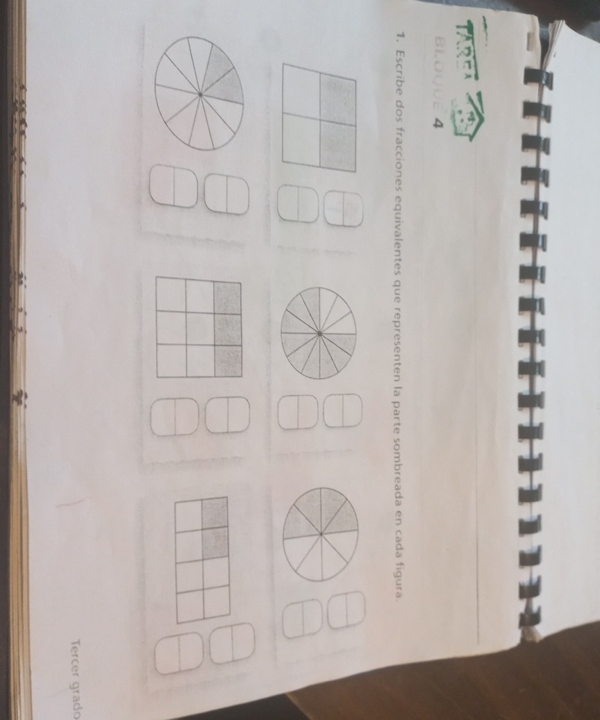 TRrex +1 BLUGF 4 1. Escribe dos fracciones equivalentes que representen ...