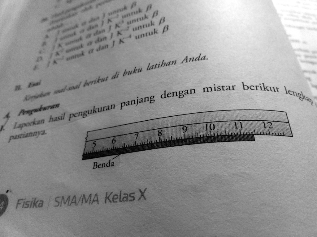SOLVED: laporkan hasil pengukuran panjang dalam mistar berikut lengkap dengan ketidak pastinya ...