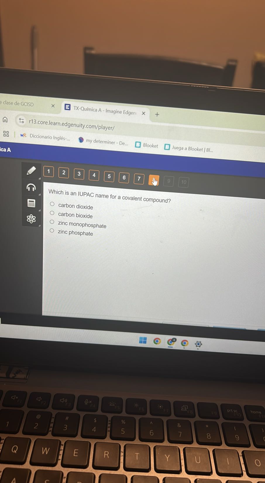 clase de GCISD TX-Química A - Imagine Edgeni r13.core.learn.edgenuity.com/player/ wR Diccionario ...